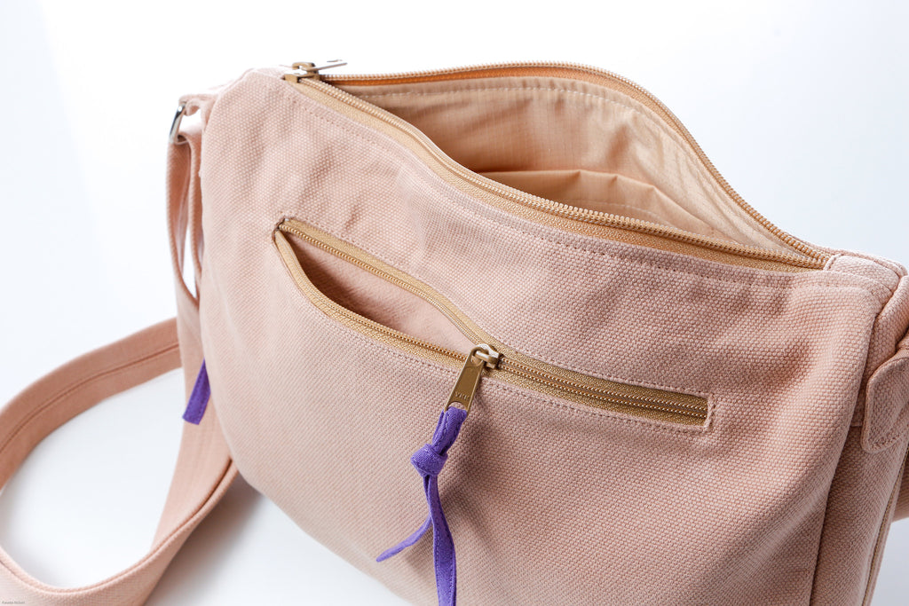 Cara Cat Expandable Bottom Crossbody - Hikosen Cara USA